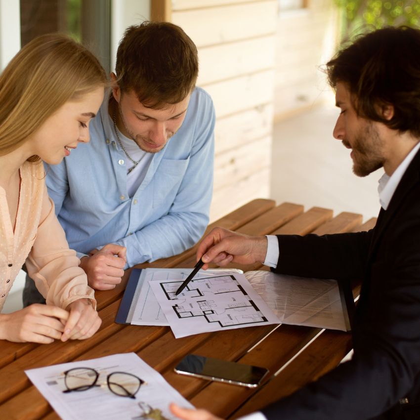 Qui Contacter Pour Faire un Plan de Maison (8 Options)